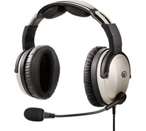 Aviation Headset Test: Kommunikation im Cockpit optimieren