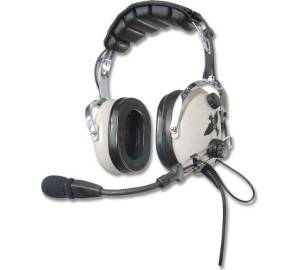 Aviation Headset Test: Kommunikation im Cockpit optimieren