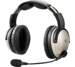 Aviation Headset Test: Kommunikation im Cockpit optimieren