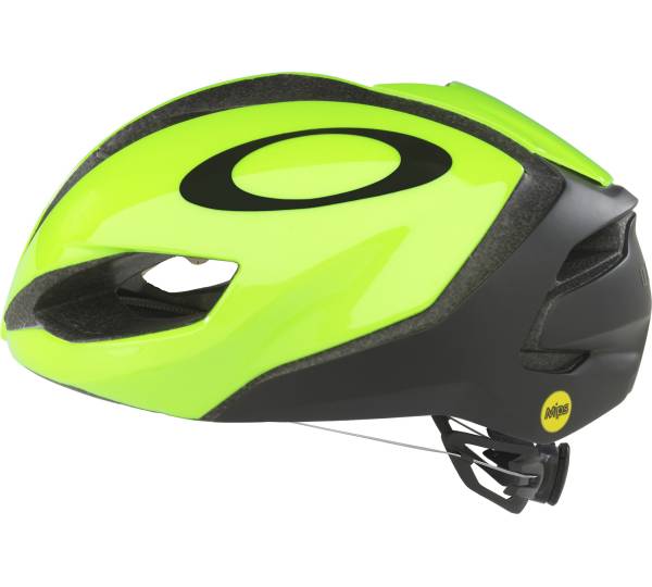 Oakley Aro 5 im Test | Unsere Analyse zum Rennradhelm